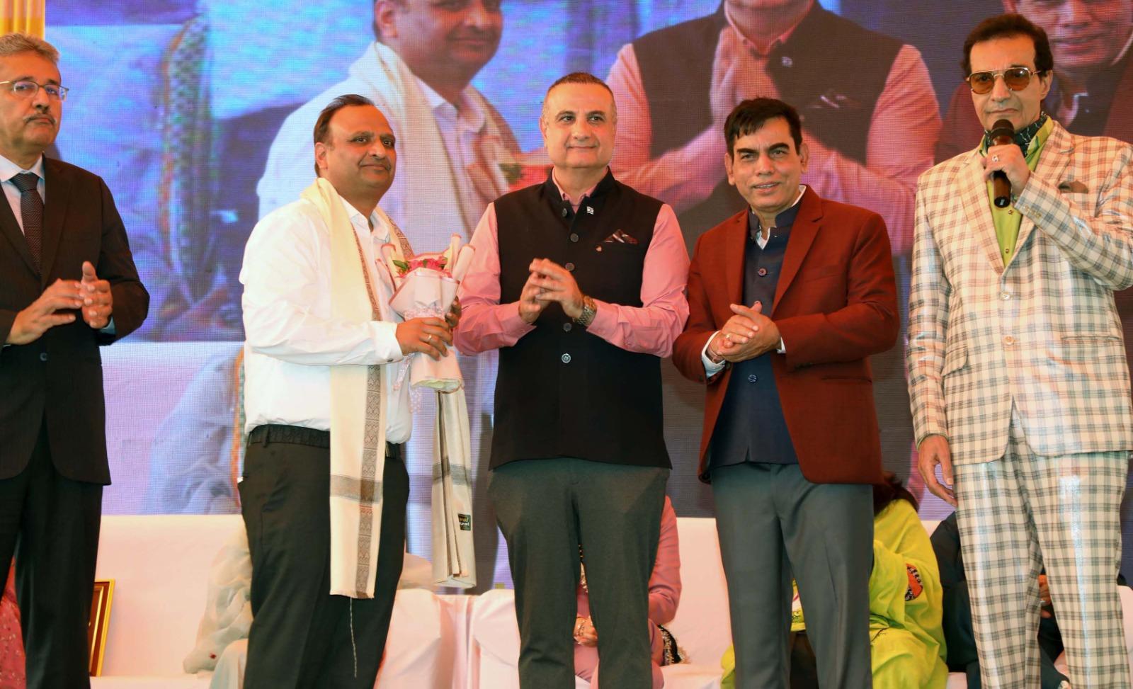 Doctor 365 Bollywood Maha Arogya Shivir Witnesses Presence of Renowned ...